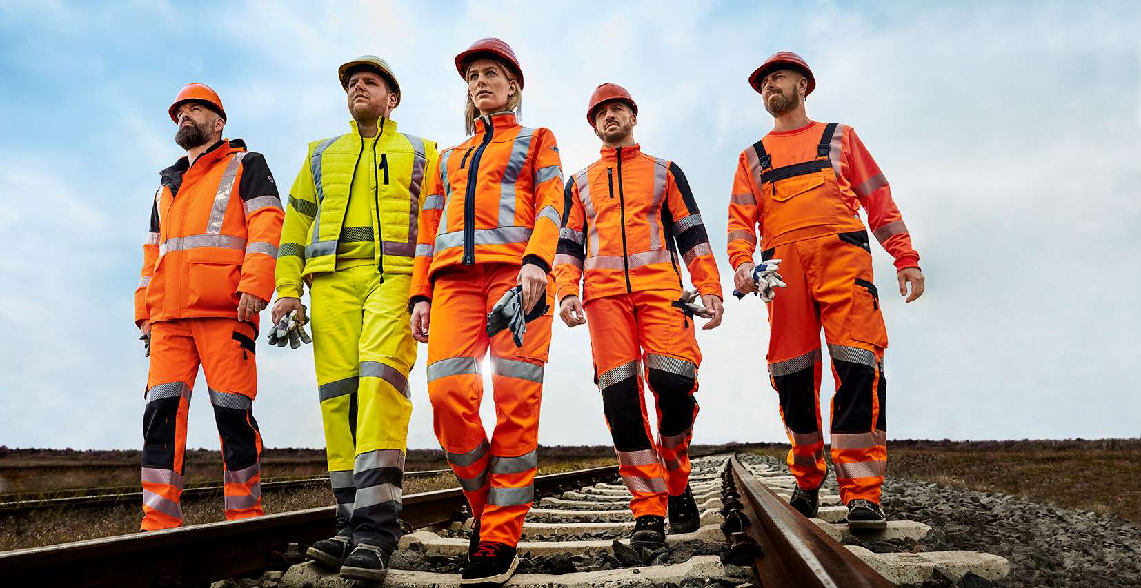 Reflective Wear For Railway Workers solves 4 safety concerns - ReflectoSafe